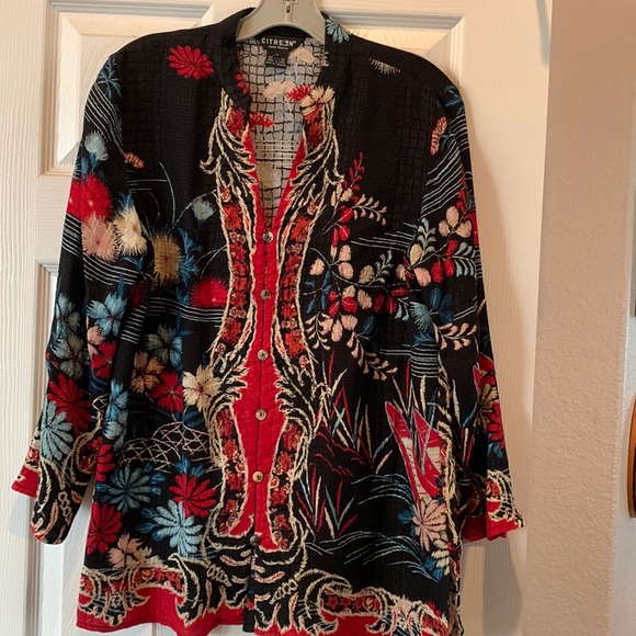 Citron | Tops | Vibrant Citrin Silk Blouse In Black And Red | Poshmark